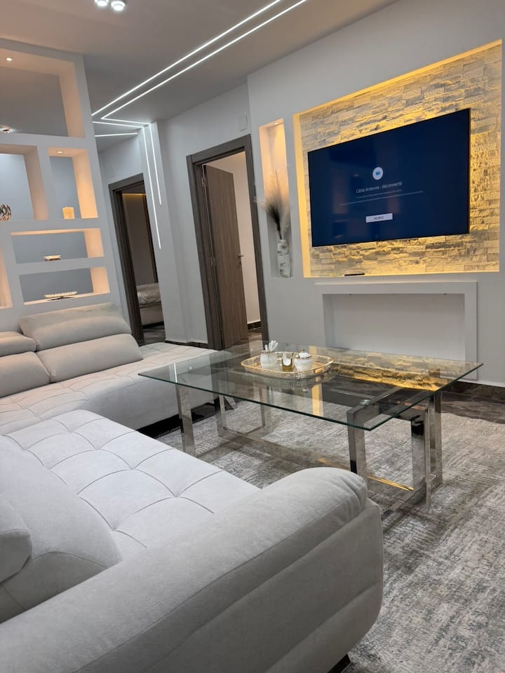 Un Appartement F4 - Algerien