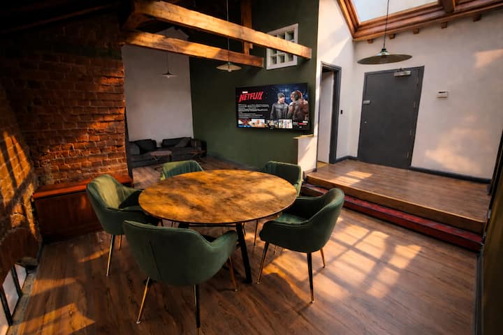 Central Apt + Balcony | Walk To Bars & Shops - Liverpool, UK