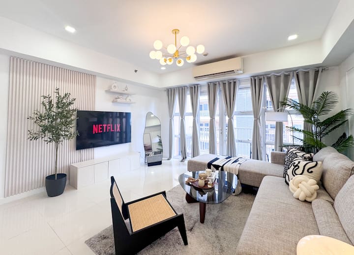 3br Luxury @Venice Grand Canal Mall +Freeparking - Taguig