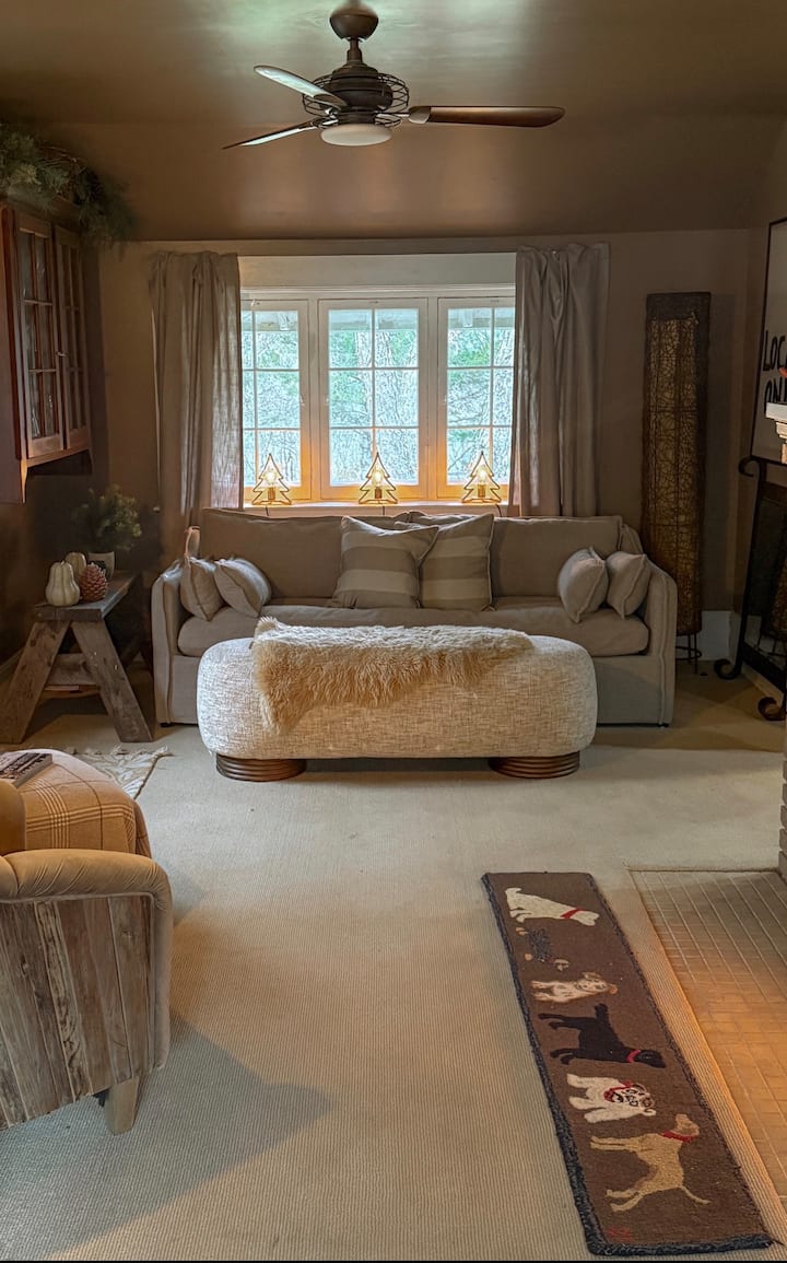 Cozy Cottage Heaven - Bennington, VT