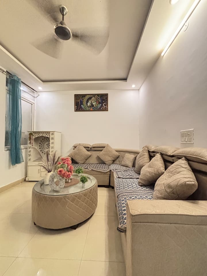 Luxury 3bhk Duplex+private Terrace | Noida Sec 1 - Noida