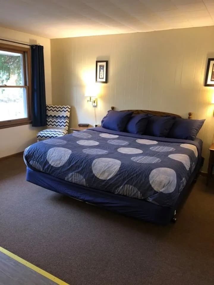 Motel Room #7 At Baileys Sunset Motel And Cottages - Baileys Harbor, WI