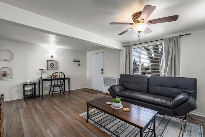 Velvet Ember 1939 Midtown Hideaway W/ Curated Soul - Reno