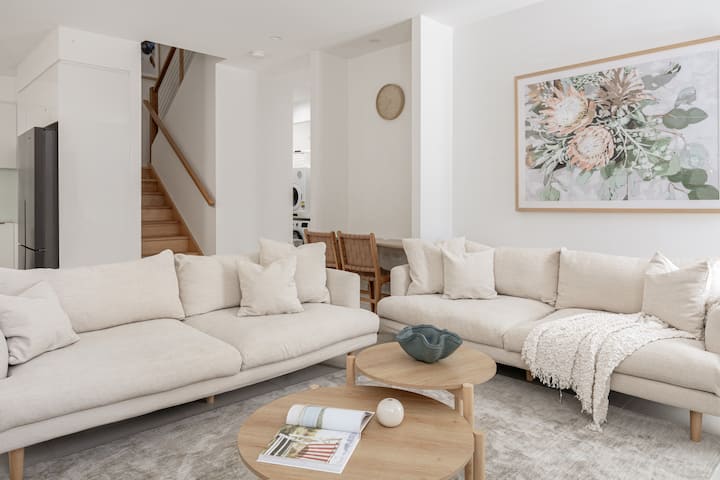Superhost Townhouse - Walk To Beach And Shops - Coolum Beach