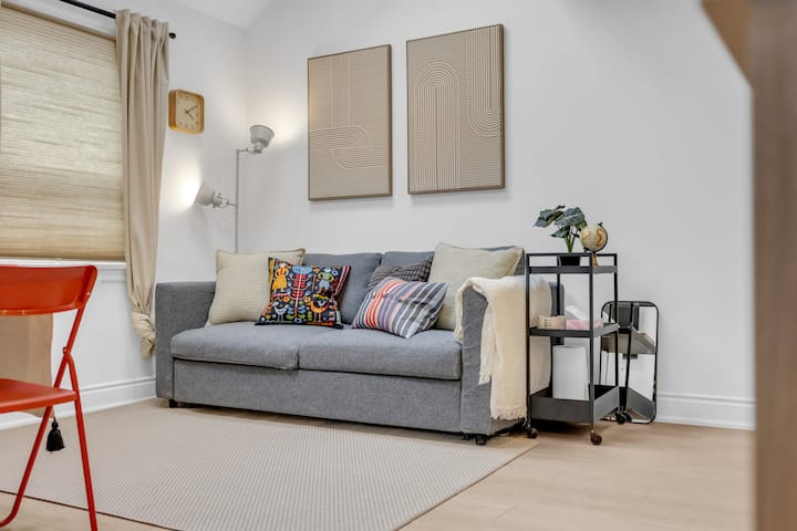Modern 2br Loft Near Bmo Field With Parking - Toronto, ON