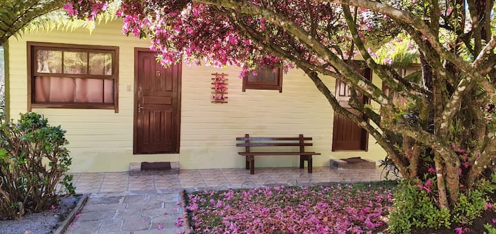 Cabana Girassol | Suíte | Lareira | Pátio - Gramado