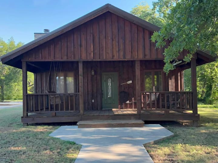 Toronto Lake Lodge, Sleeps 10-12, Boat Parking - Cross Timbers State Park, Toronto