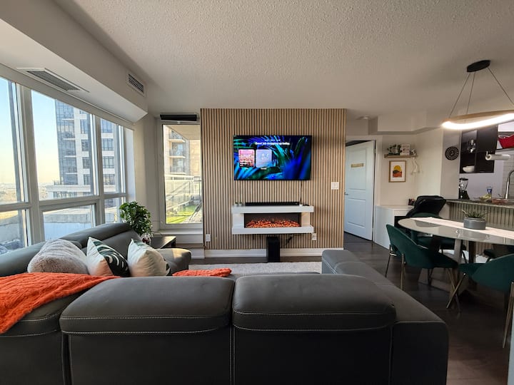 Cozy Entire Unit With Parking, Pool, Gym & Terrace - Toronto