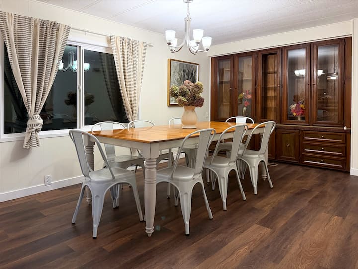 Modern & Western Themed Renovated Rambler 3bd/2bth - Sequim, WA