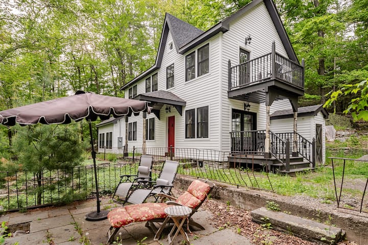 New! Lakeview Breathtaking
Farmhouse - Woodstock, NY