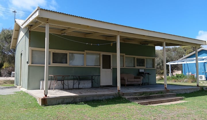 Railway Shack 2 Coffin Bay - Absolute Beachfront - Coffin Bay