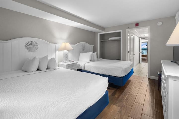 Scenic Beachfront Stay L 2 Family-friendly Suite - Myrtle Beach, SC