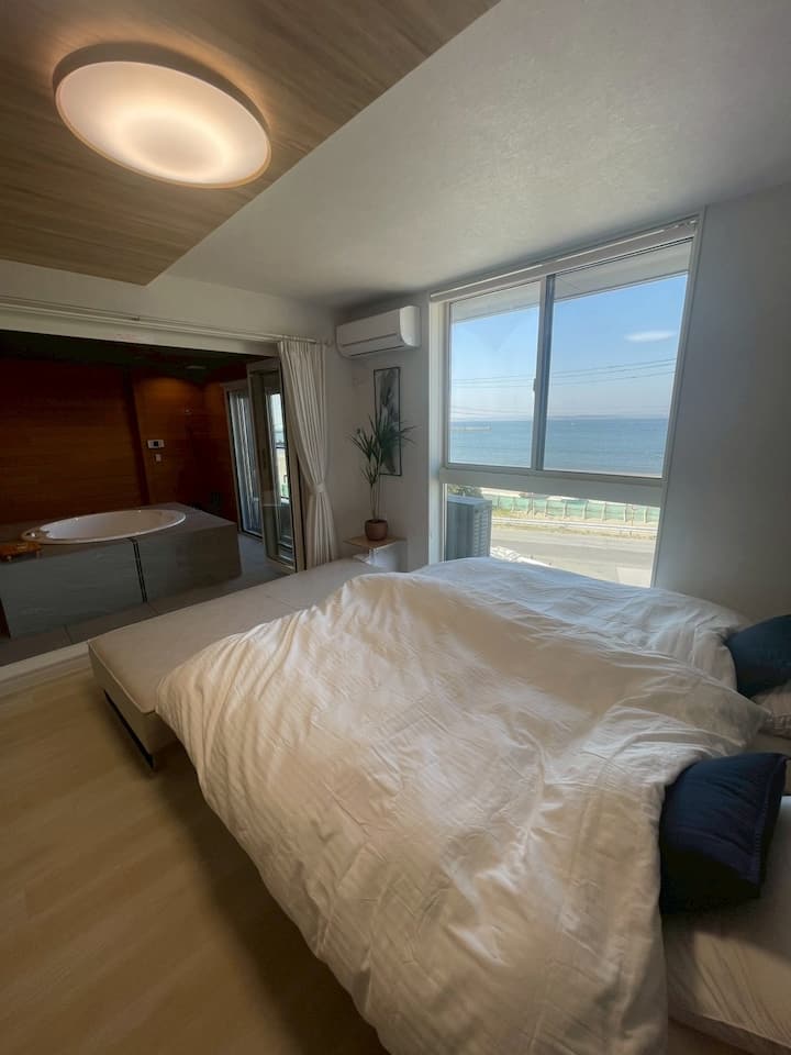 【海一望の特等席】展望ジャグジーと絶景テラス。波音に癒やされる上質なスタンダード（302号室） - 君津市