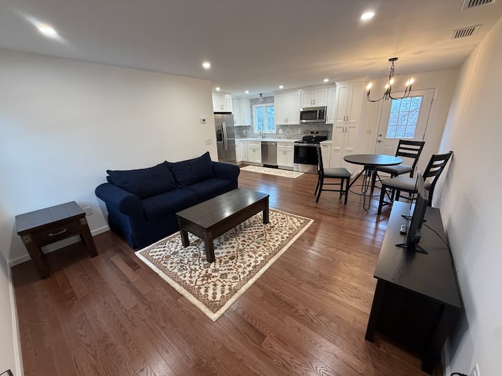 In Law Apartment With Charm! - Connecticut