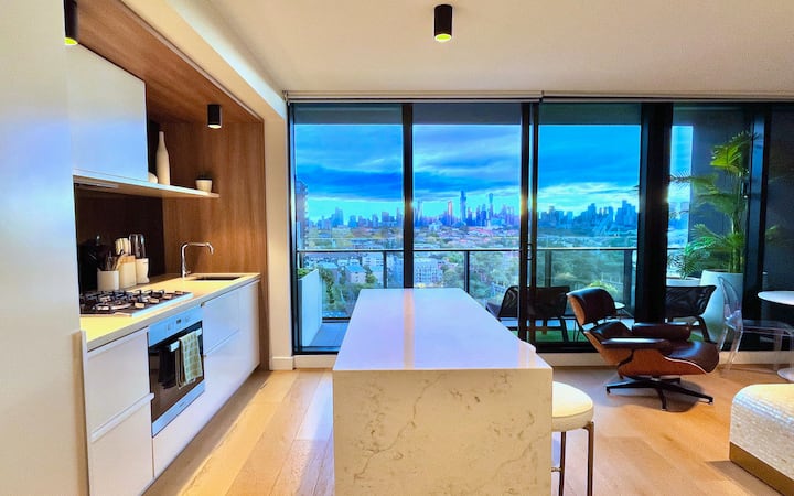 Luxe #5 - Pool Gym Sauna Spa City Views Parking - Australia