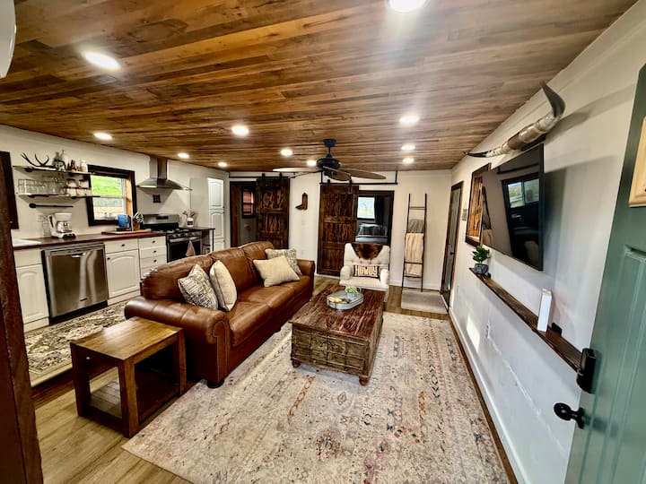 The Milk Barn Farm Stays - Grants Pass, OR