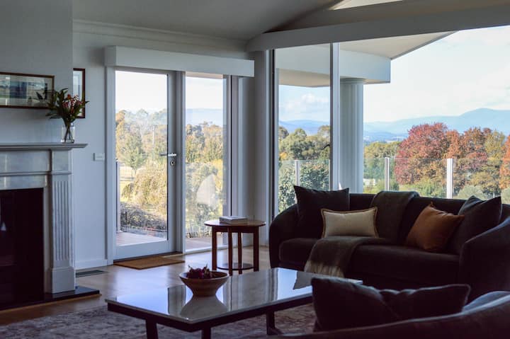 Sophisticated Retreat-expansive Views & Fireplace - Yarra Glen