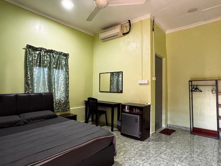 Nordin Chalet • Beachside 2 Pax Cozy Stay - Tioman Island