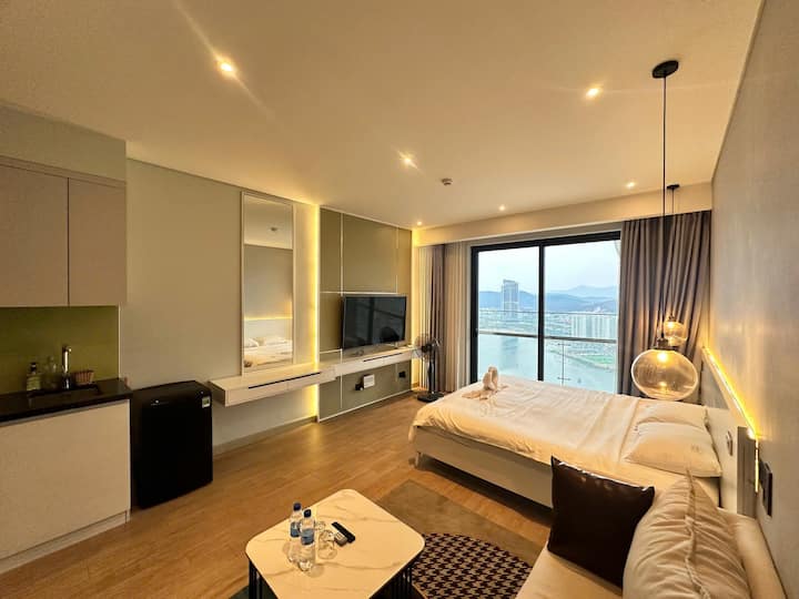 •	Ocean View Luxury - China