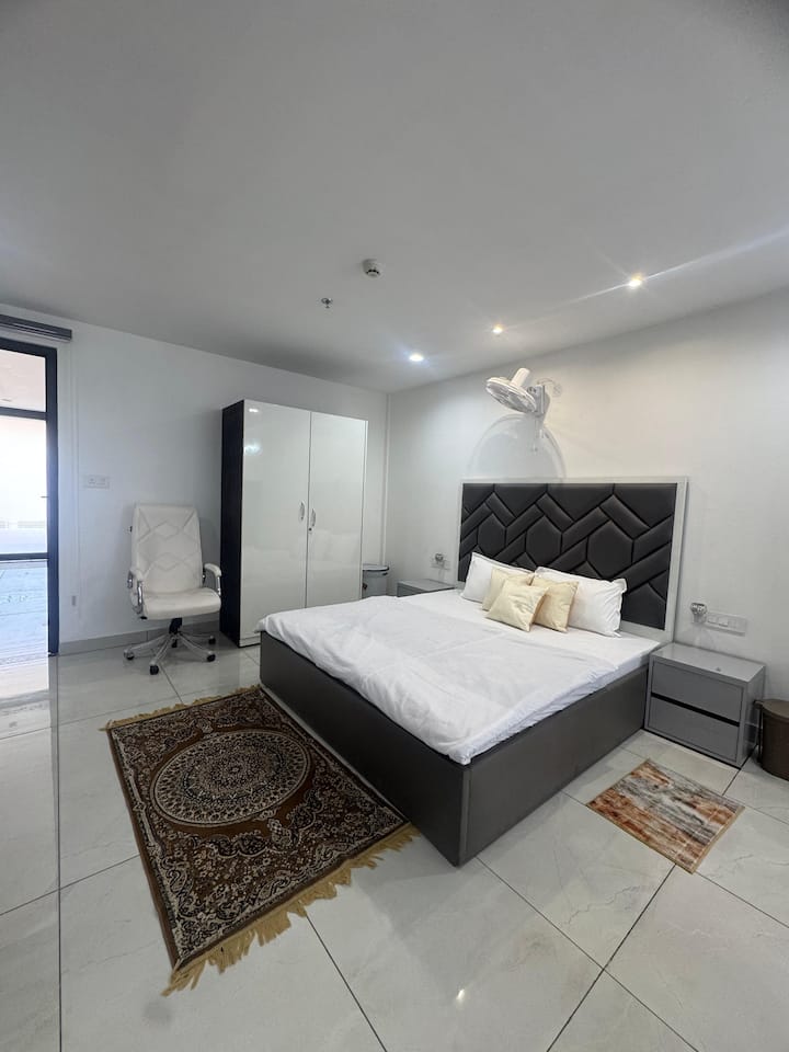 Cozy,stylish Apartment-perfect Home Away From Home - Patiala