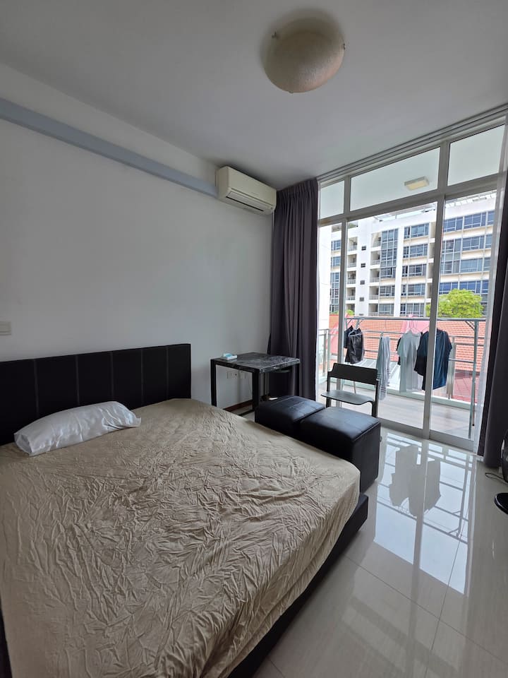 Modern 3br Condo Near City | Rezi 26 Geylang - Singapore