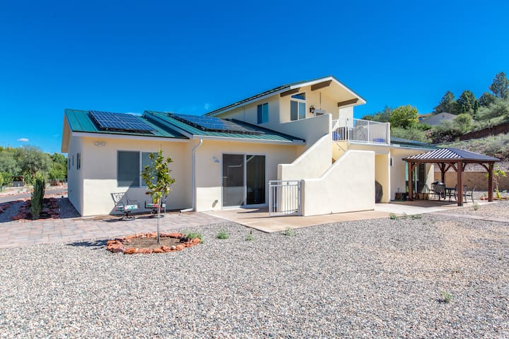 Cottonwood Retreat | 3 Units | Upstairs Loft - Cottonwood, AZ