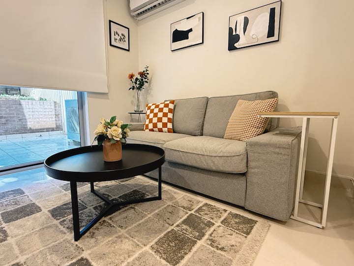 2 Bedrooms Unit Conveniently Located At Artarmon - Lane Cove