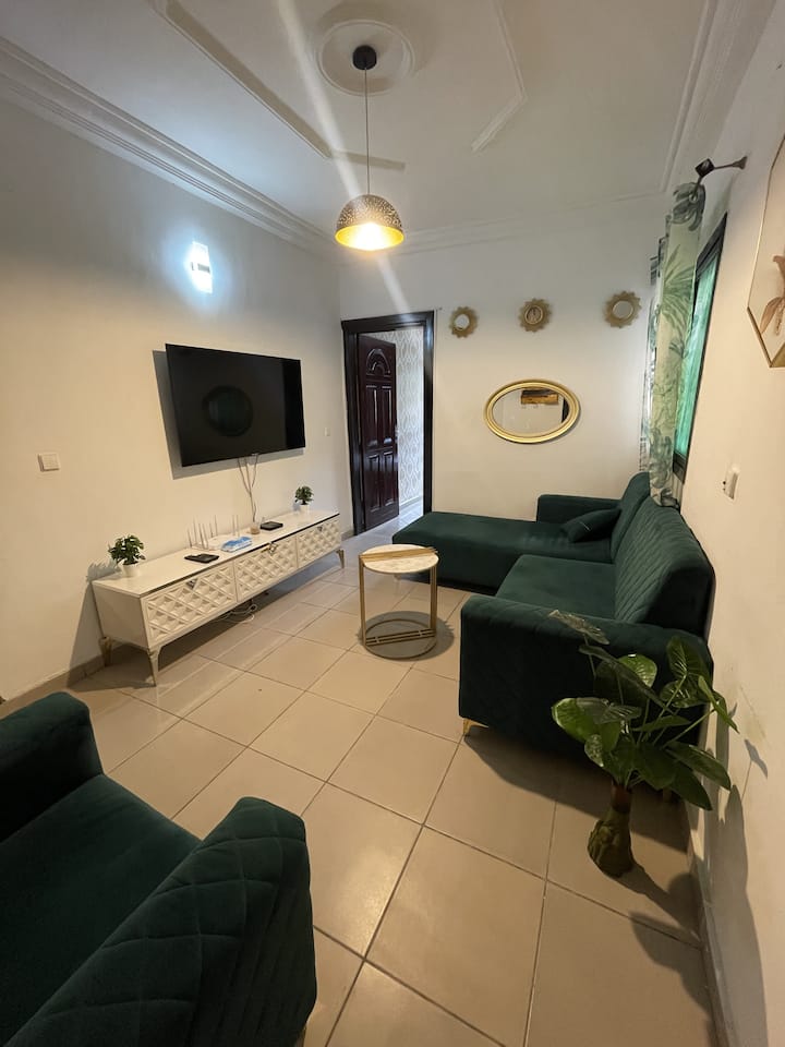 T2 Centre Abidjan | Parking, Sécurité 24/7, Rdc - Côte d'Ivoire