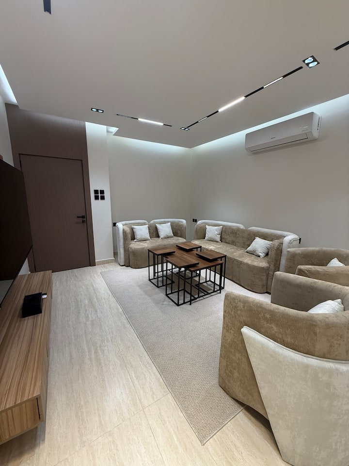 فيلا فاخرة بمدخل خاص/ نت سريع - Mecca