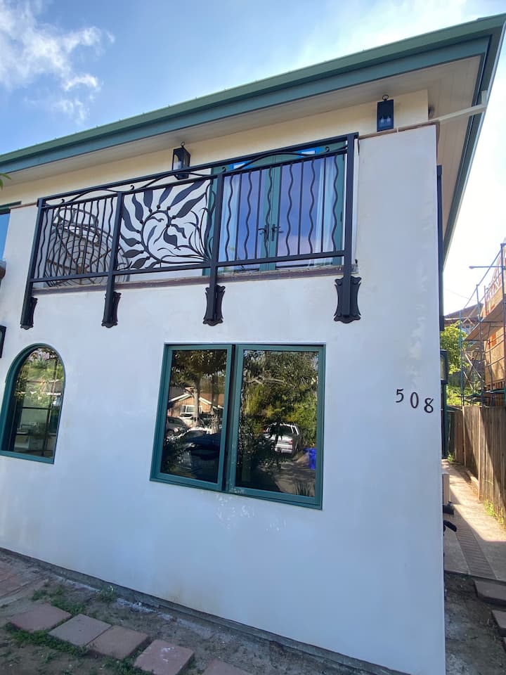 Stone Steps Beach Studio - Encinitas, CA