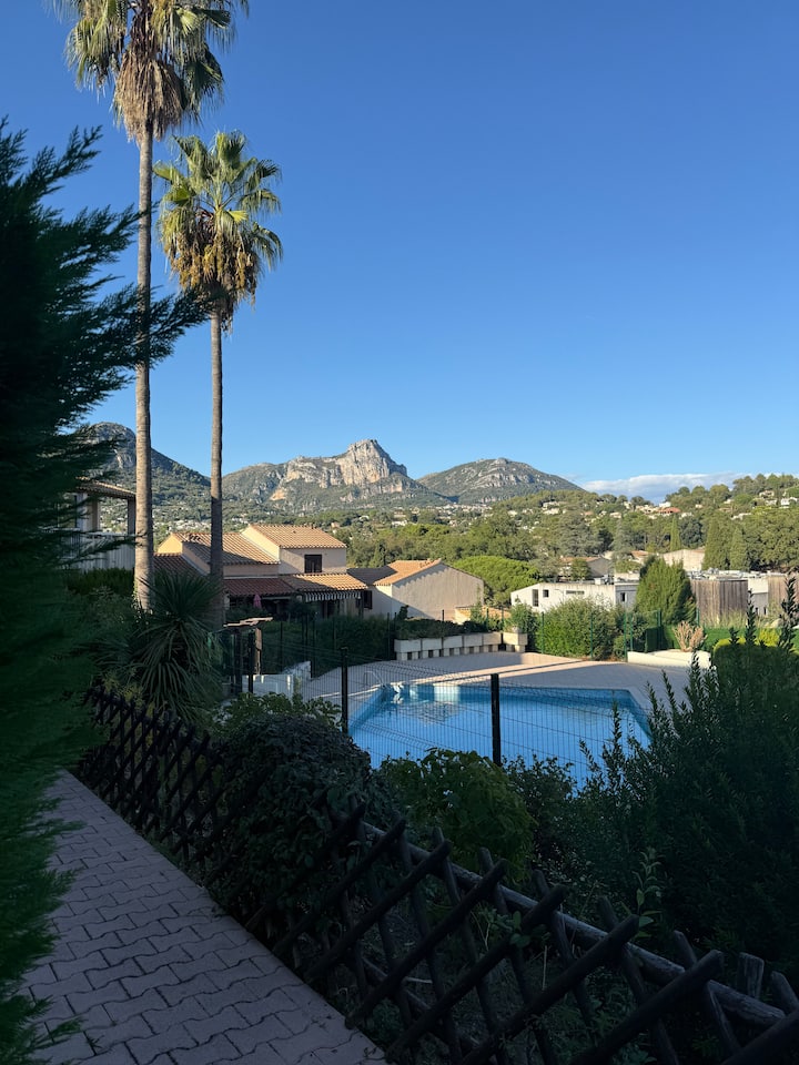 Duplex Dans Une Résidence Avec Parking Et Piscine - Vence