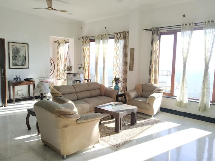 The Sunshine Bungalow- 1st Floor For Family Events - Mumbai