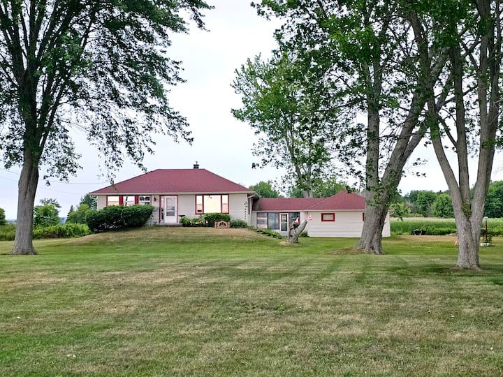 County Escape: Glamping On A Private Acre Lot - Prince Edward County