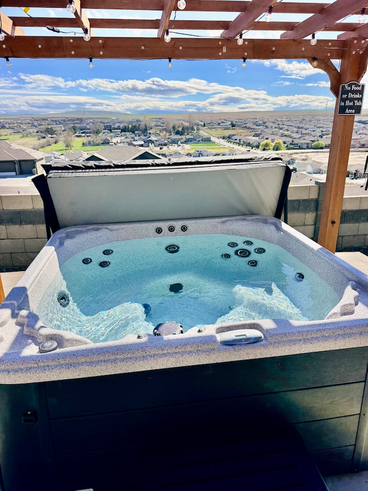 Casa Loma, New House Hot Tub And Fire-pit - Kennewick, WA