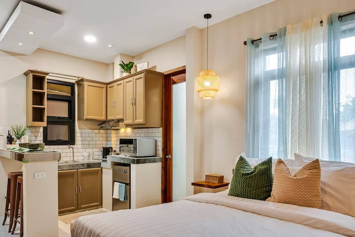Luxury Modern Unit Near Fields Avenue - Angeles