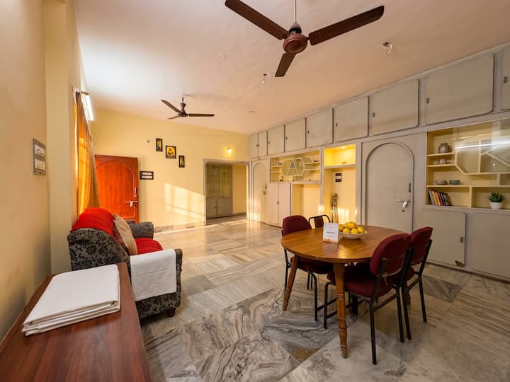 Elitestay Homestay 3br In Vizag By Homeyhuts (1f) - Visakhapatnam