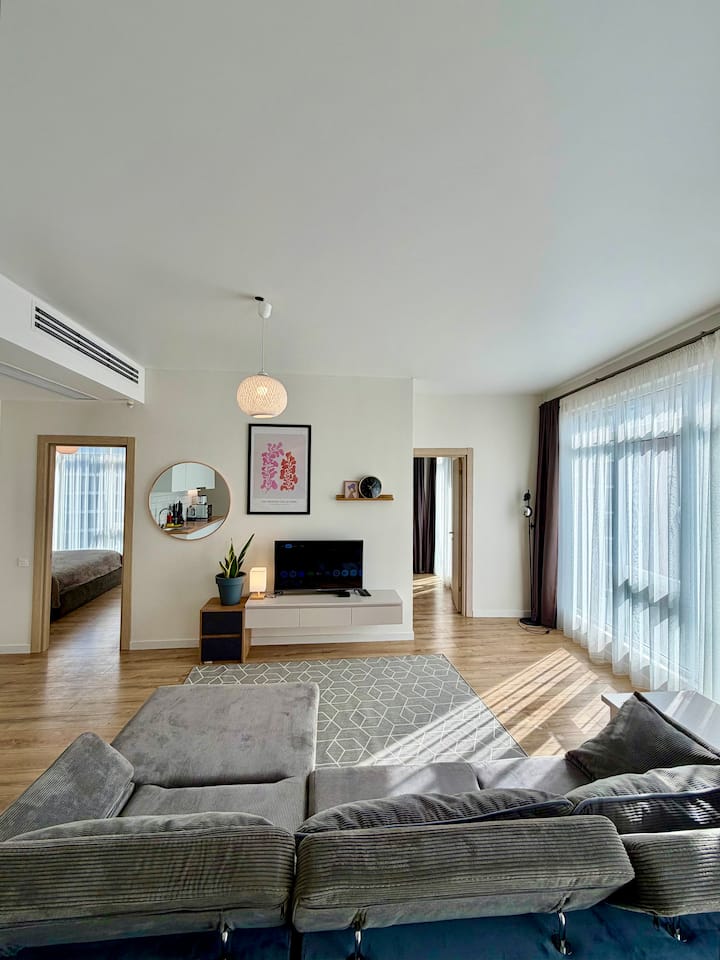 2 спальни, 2 балкона, вид на горы, гардеробная - 바투미