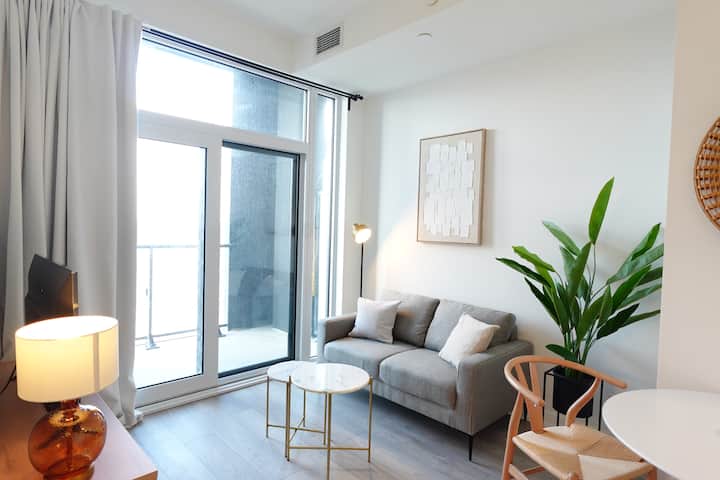 Condo In Queensway Near Islington Station&downtown - Toronto