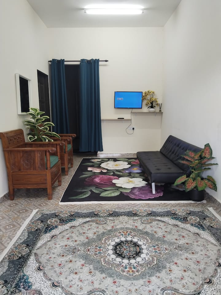 Cik Salma Homestay - Ayer Hitam