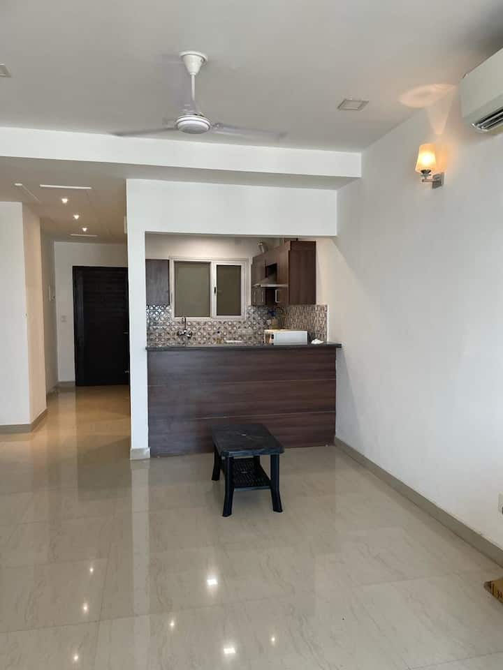 2bhk Prime Location Modern Spacious Flat Cozystay - Roorkee
