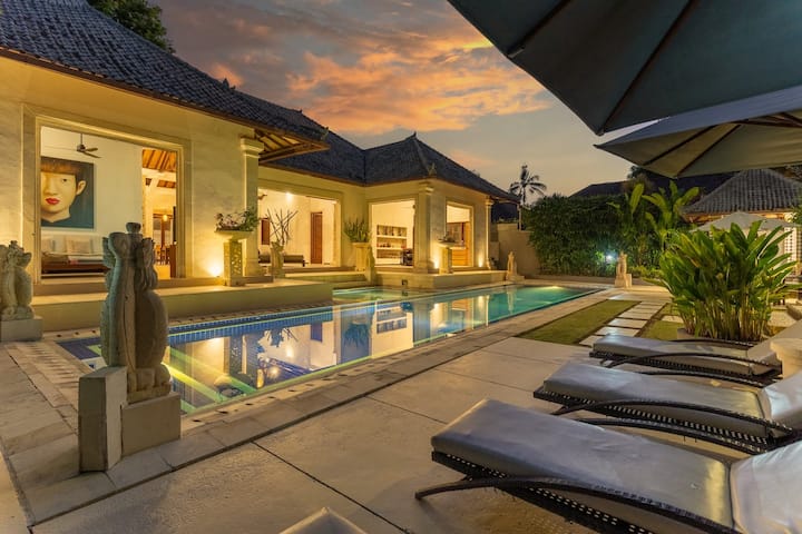 Villa Dewata 3 — Luxury In The Heart Of Seminyak - 水明漾