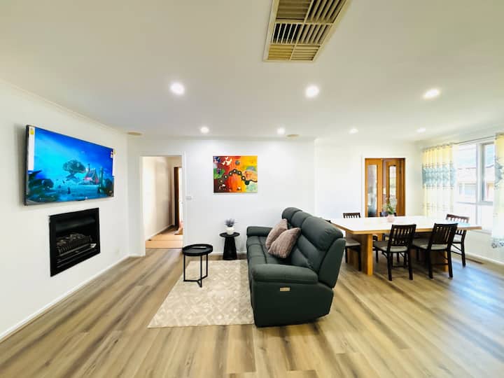 La Rose - Premium - Renovated Home - Bayswater