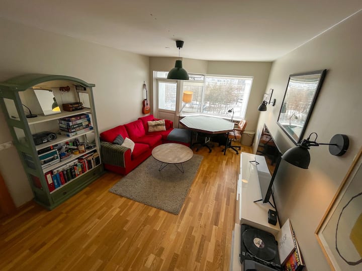 Bright Nordic Apartment W/ Balcony & Well Located - Reikiavik