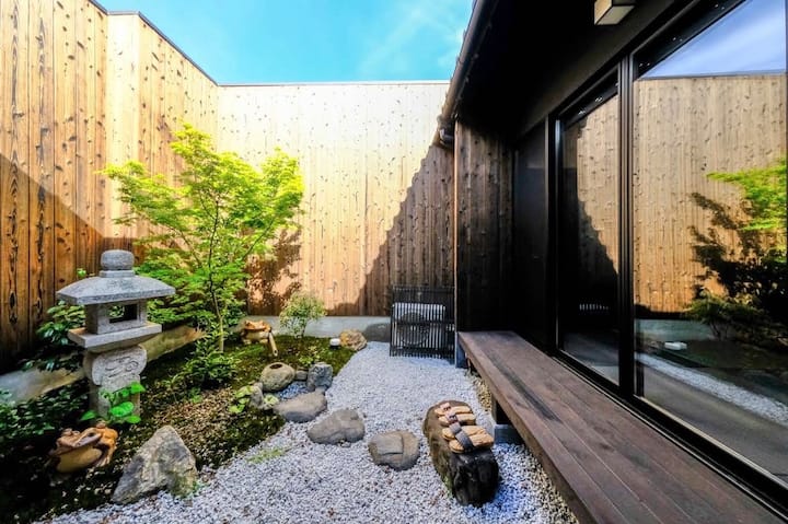 無礙庵 薬師の宿 宽敞的京町屋／北野天满宫徒步4分／金阁寺徒步14分／地暖／庭院／安静街区/民宿道场 - Kyoto