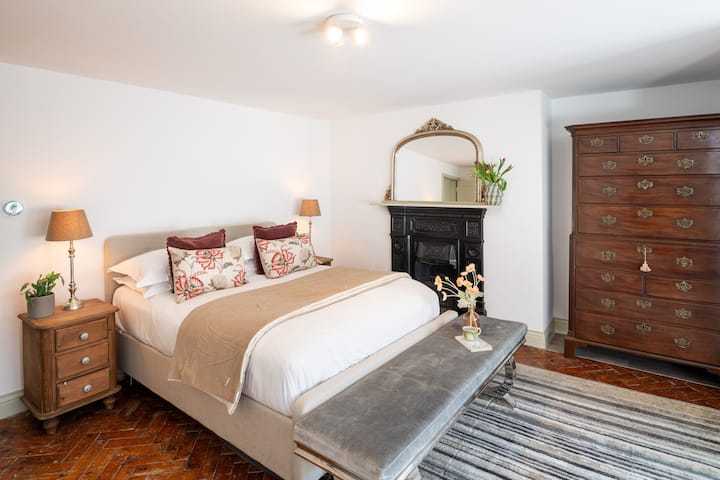 Beautifully Designed Central Exmouth Flat, Slps 6 - Budleigh Salterton