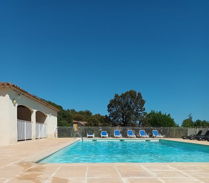 Joli Cocon Climatisé, Jardin & Piscine Proche Mer - Le Plan-de-la-Tour