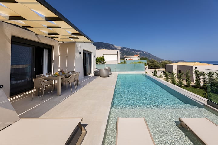 Gem Luxury Villas Diamond | Bathtub Experience - Cephalonia