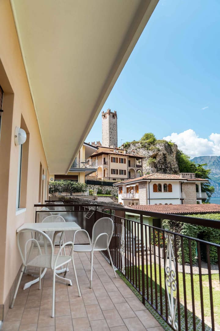 Bilocale Standard Con Terrazza Vista Lago - Limone Sul Garda