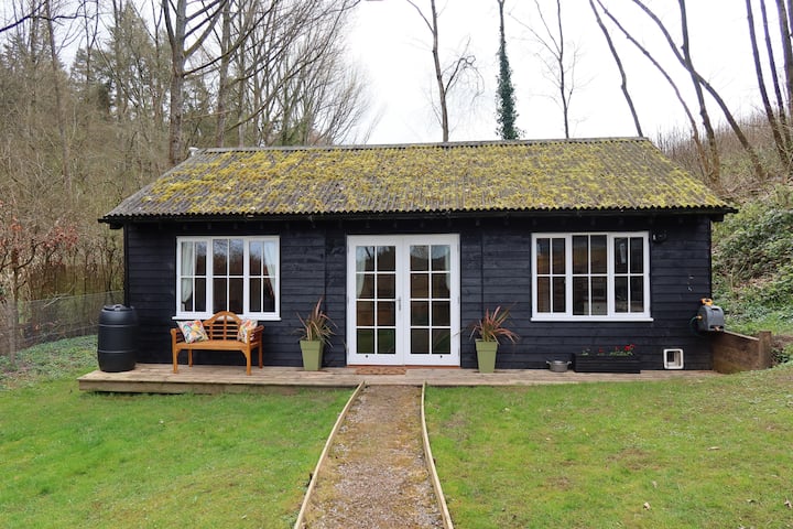 The Chalet - Godalming