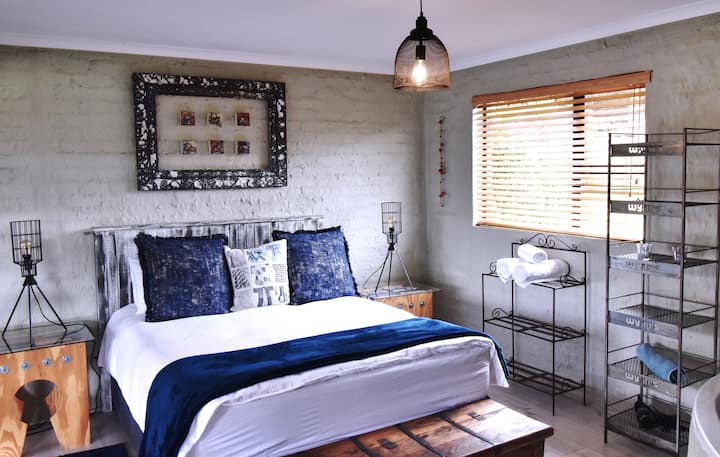 Rustic Red Studio - For Couples - Clarens